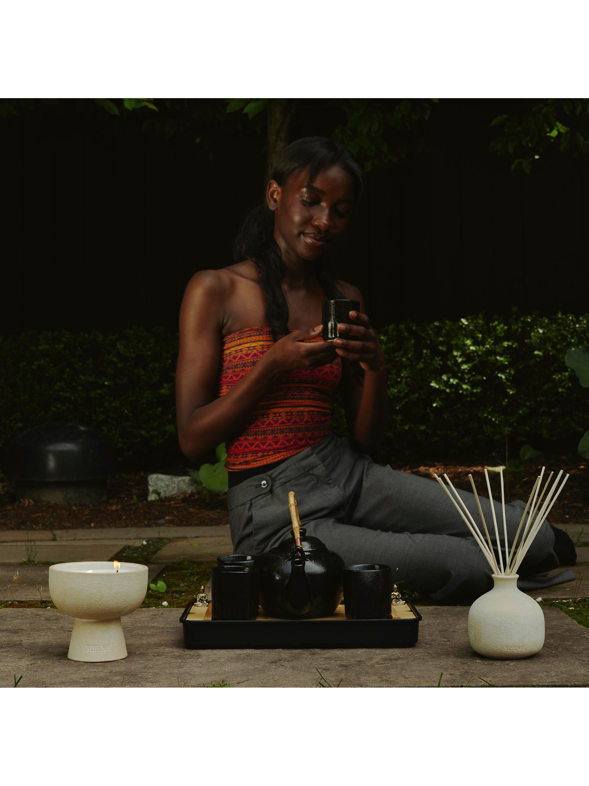 Blueme Balance Whire Lotus & Tea Ceramic Reed Diffuser | Saks Fifth Avenue