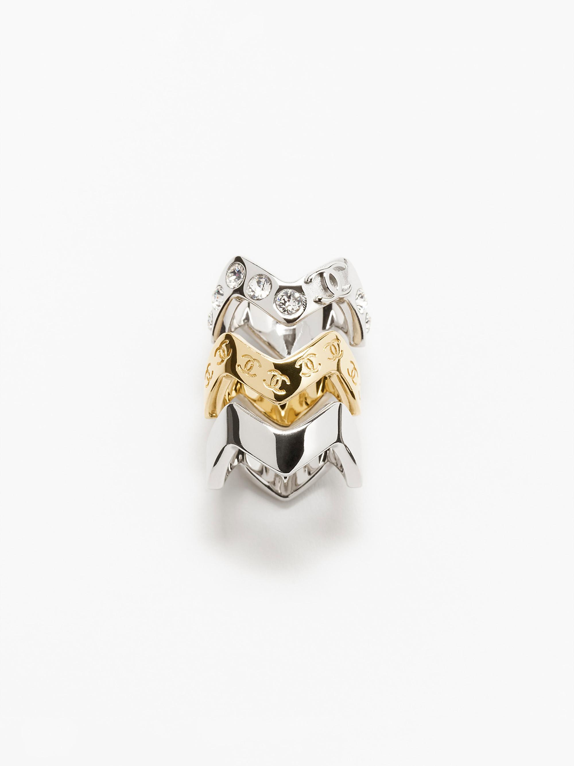 CHANEL RING | Saks Fifth Avenue